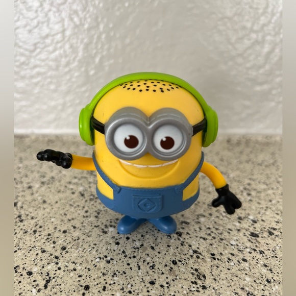 McDonald's | Toys | Mcdonalds 27 Universal Studios Despicable Me Yellow ...